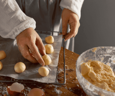 Home | Irresistibly Light, Authentic Mini Beignets | Moi